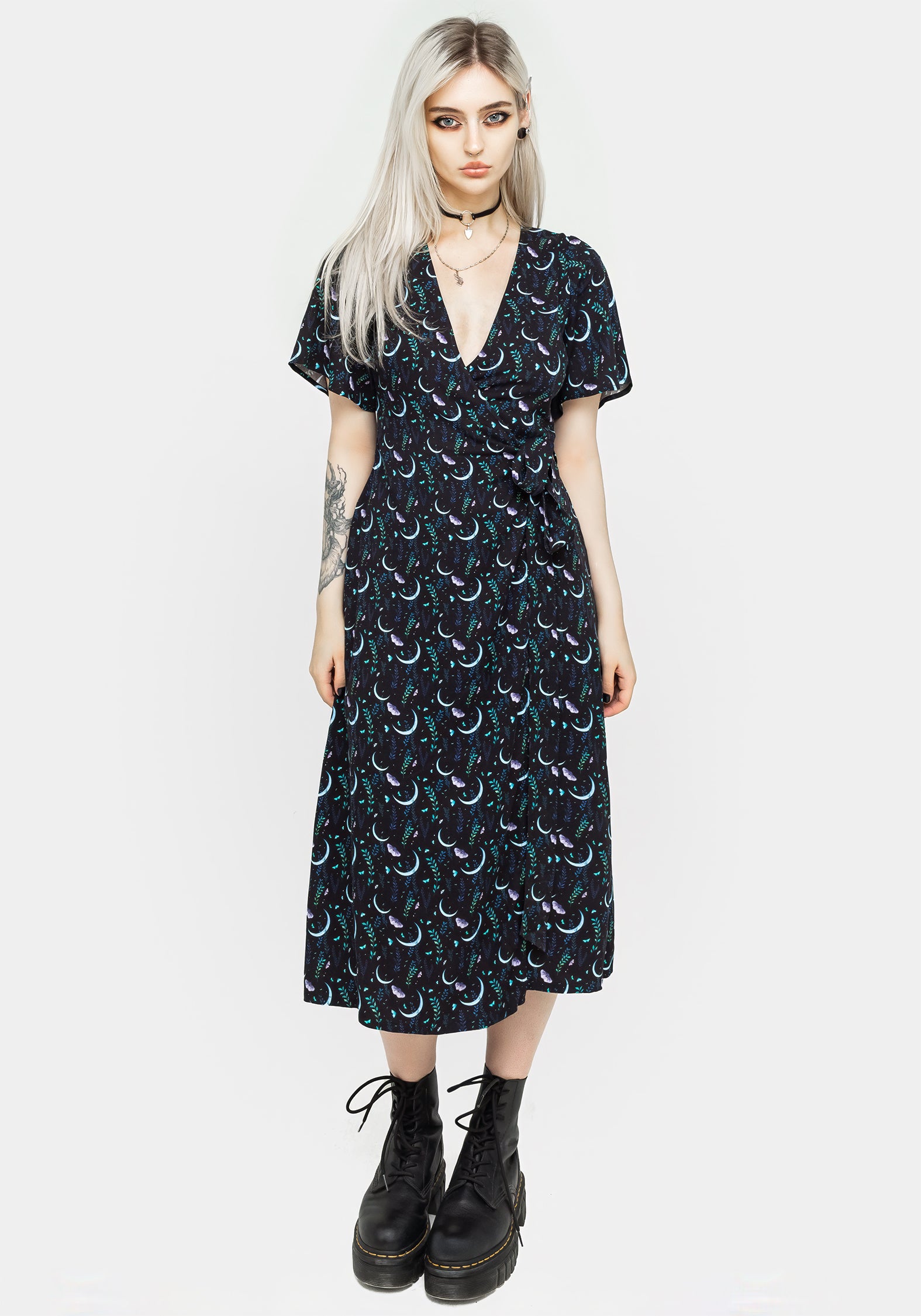 Diana-Moon-Moth-Midi-Dress – Disturbia